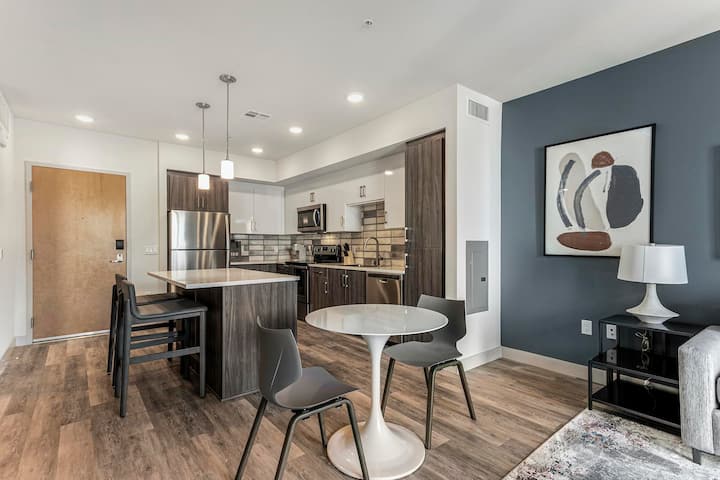 Landing | Beautiful 1bd, Gym - Las Vegas