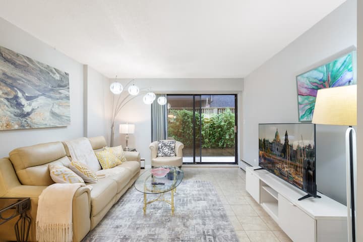 Charming 1br Suite | Private Patio + Parking - Vancouver