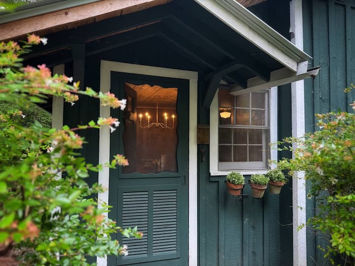 Heartpine Lodge - Rustic+modern - Clayton, GA