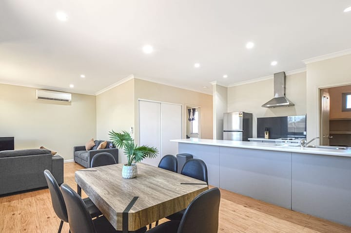 Terrific Townhouse 3x2 In Cbd - Port Hedland