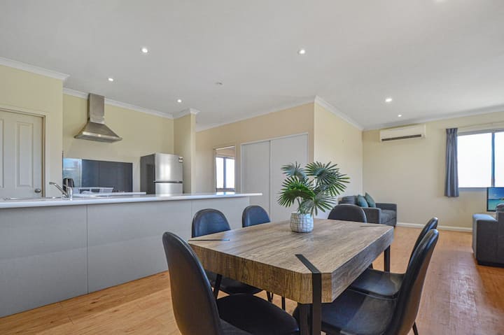 Marvellous Mckay 3x2 Close To Cbd - Port Hedland