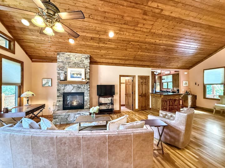 Creekside Cradle: Cozy 3br Retreat In Highlands - Highlands, NC