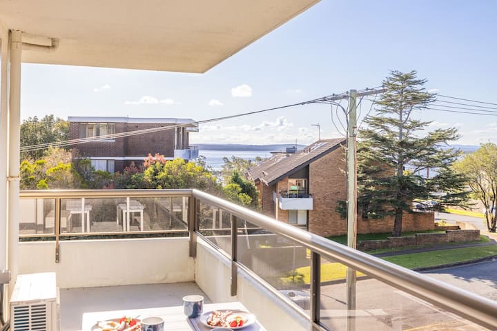 The Commodore 3, 9-11 Donald St - Air Con, Views - Port Stephens