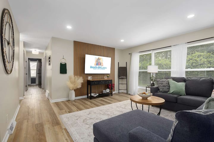 Kings Beds W/tv In Every Room_near Dt Leessummit! - Pleasant Hill, MO