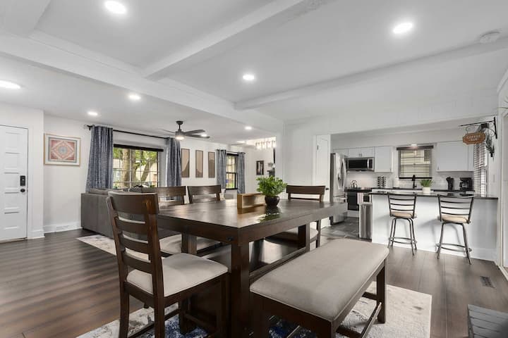 Great Large Home|fenced Yard|sleeps11|king Beds - Olathe, KS