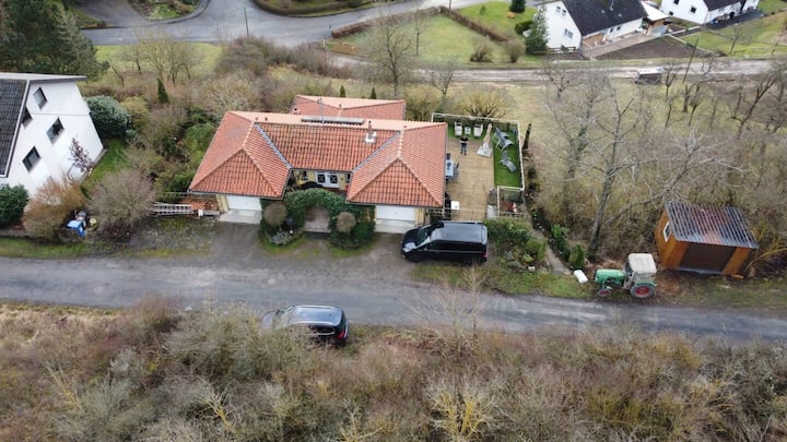 Mediterranes Gelbes Haus Pool Sauna - Tauberbischofsheim