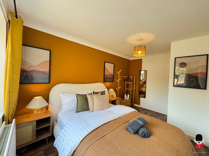 Kozyguru | Little Hulton | Warm & Welcoming 4-beds - Bolton