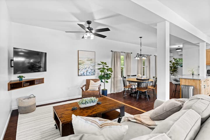 Breathtaking Keuka Lake Views, Fire Pit & Wineries - Hammondsport, NY