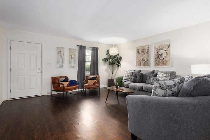 Kc Townhome : Sleeps 10, 4br & Mins To Stadium - Kansas City