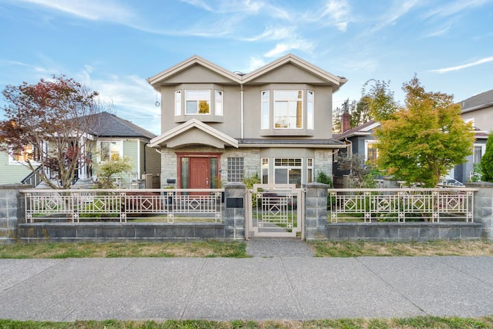 Bright & Cozy 1br Suite | Walk To Skytrain & Shops - Vancouver