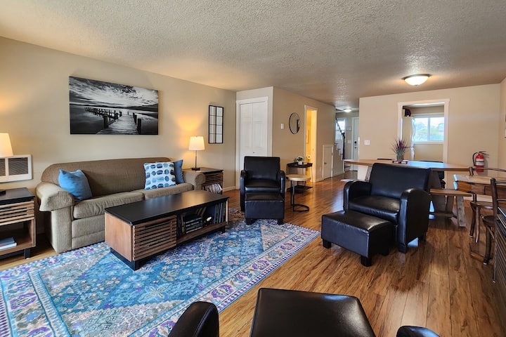 Nye Beach, Restaurants, Shop! Walk To The Beach! - Newport, OR