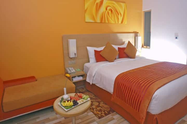 Free Breakfast | Chic Room Near Iranian Hospital - Dubaï