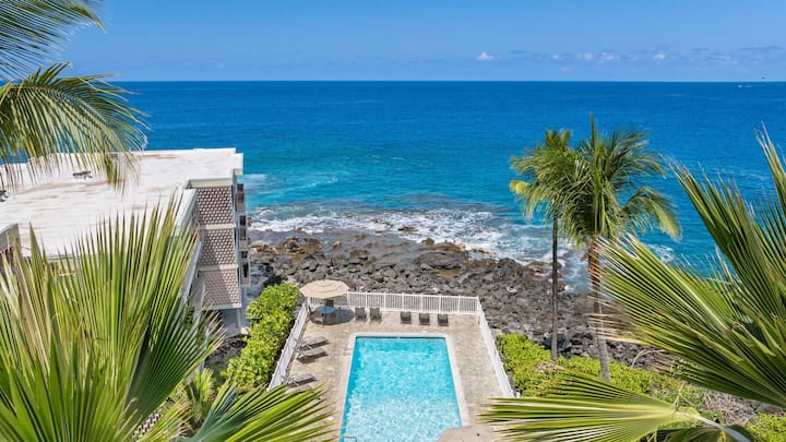 Casa Aloha  Designer Condo W Oceanfront Pool - Kailua-Kona, HI