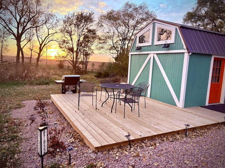 Cozy Tiny House With Fire Pit - Nebraska