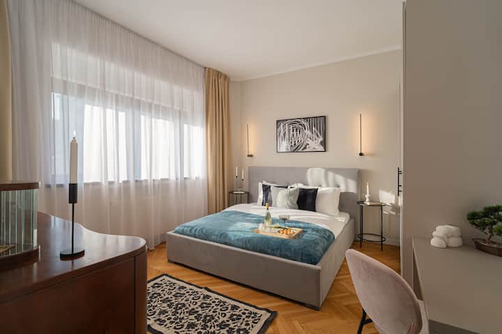Vibrant 3br Condos On Amzei Square – Modern & Airy - Bucharest