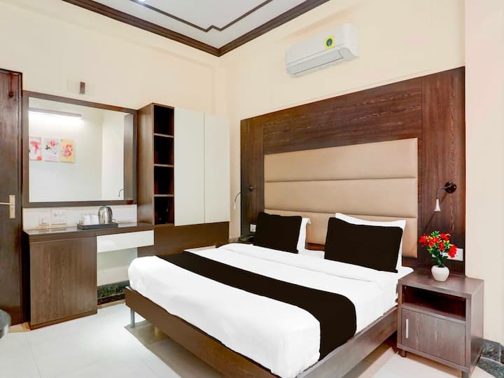 Collection O Sushant Lok Phase 1 - Gurgaon