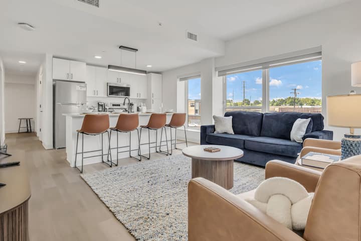 Quaint & Peaceful 2br | Cleveland Clinic - Cleveland