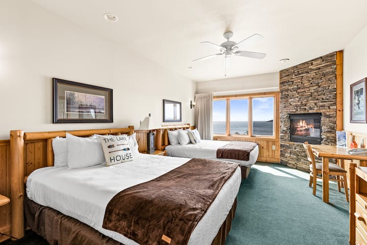 Majestic Lake Views | Studio, 2 Queen | Pools - Two Harbors, MN