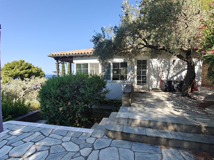 Eos, Magnifique Villa Avec 3 Chambres Et Vue Mer E - Skiathos