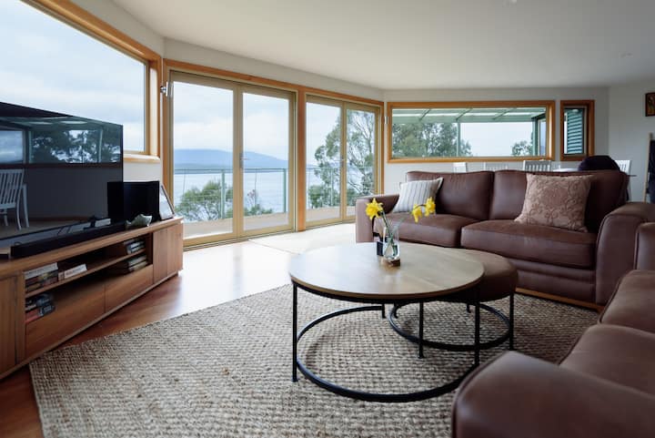 Scenic Getaway With Breathtaking Water Views - Bruny Island