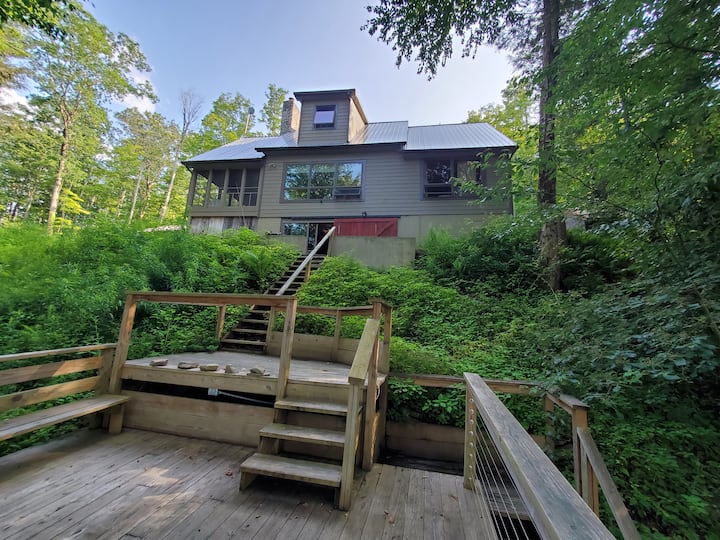 Monument Pool Lodge - 3 Bedroom Suite - Hancock, NY