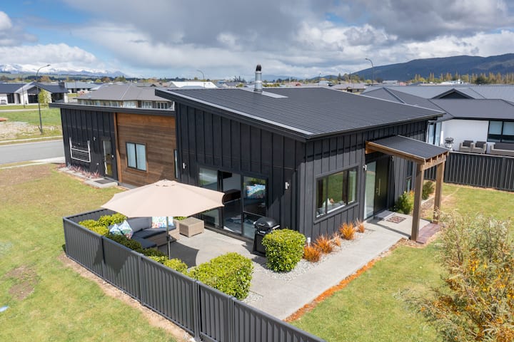 Pounamu Paradise - Te Anau Holiday Home - Te Anau