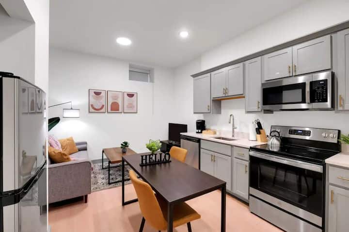 Stylish Studio W/ Free Parking | Medical District - Louisville, KY