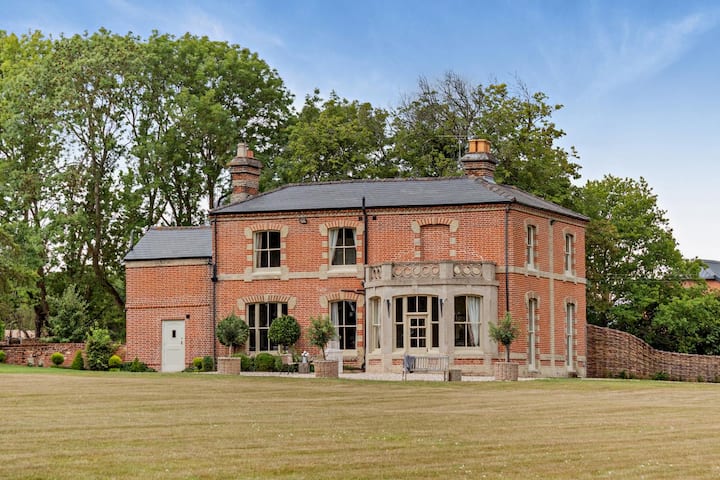 6 Bed In Cowlinge (Oc-b32762) - Newmarket