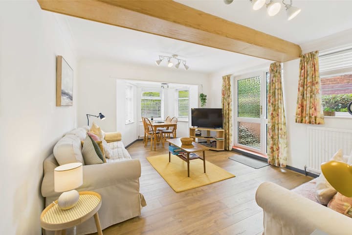 Host & Stay | Look Flat - Scarborough