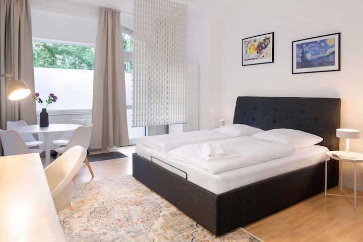 Berlin Schöneberg I Big Studio I Fast Wifi - Berlim