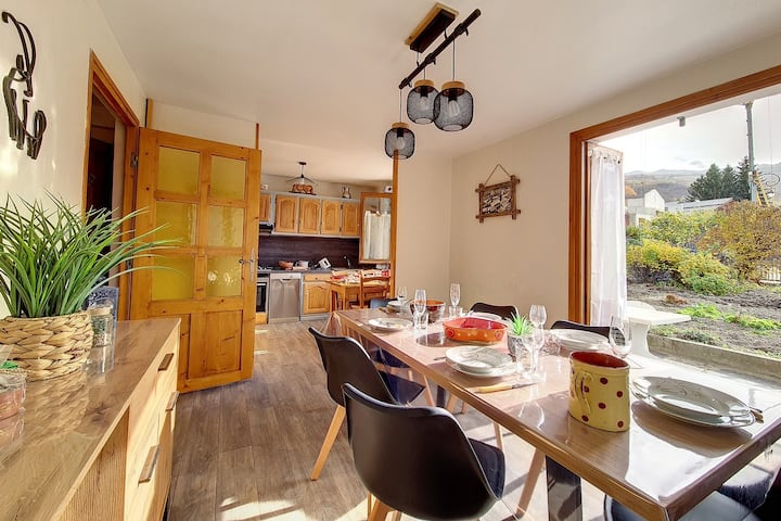 Chalet Familial · Centre Village De St Marcel · - France
