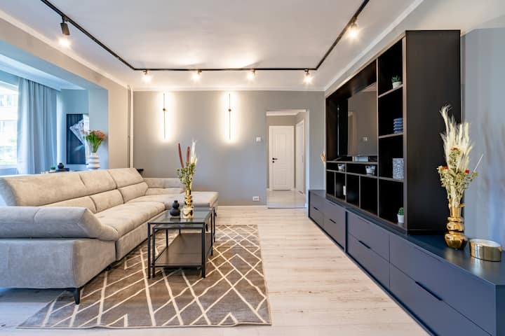 Golden Glow Hideaway W. Ac And Smarttv - Bucarest