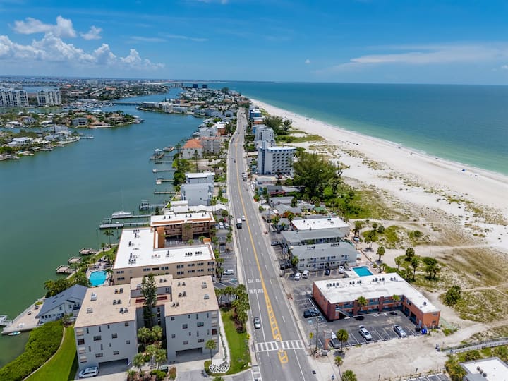 Waterfront Condo Pool Fishing Docks Steps To Beach - Treasure Island, FL