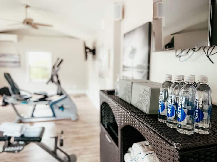 Romantic Getaway W/ Balcony | Pool And Gym Access! - Key Largo, FL