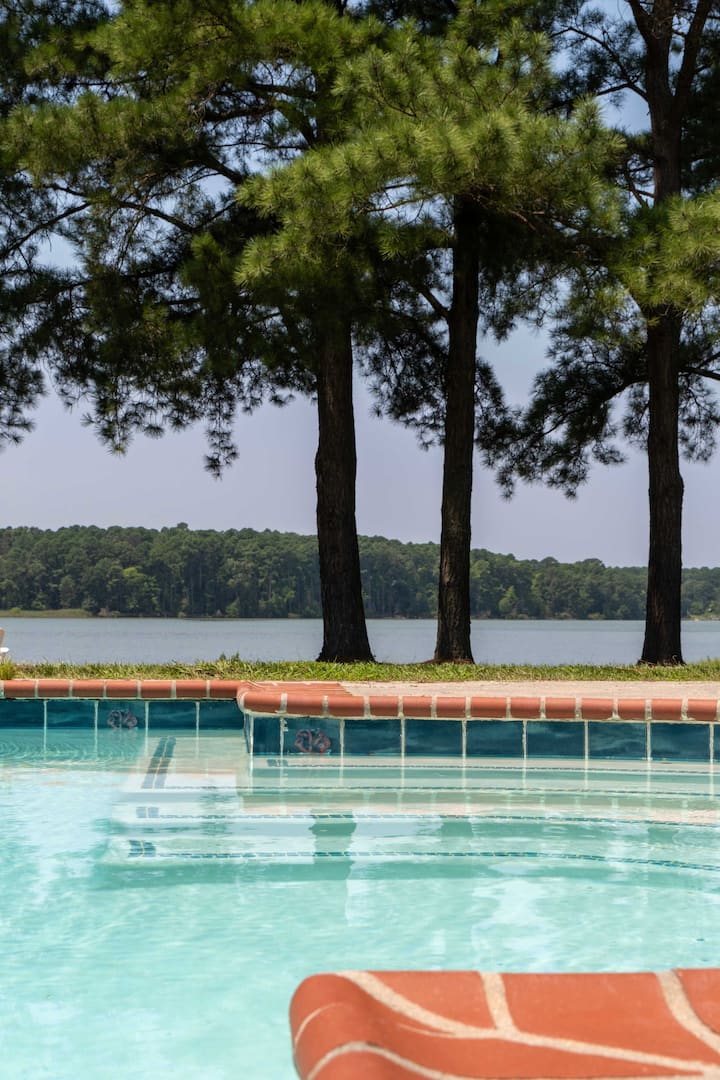 St. Michaels Waterfront | Pool + Sunset Views - St. Michaels, MD