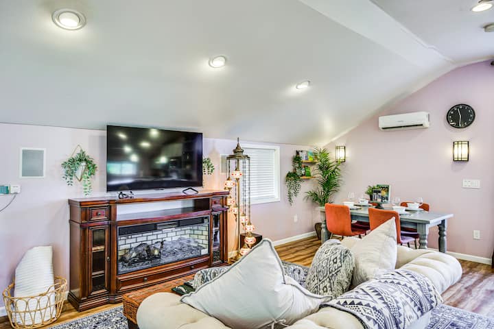 5 Mi To Dtwn Tacoma: Modern Studio Retreat - Tacoma, WA