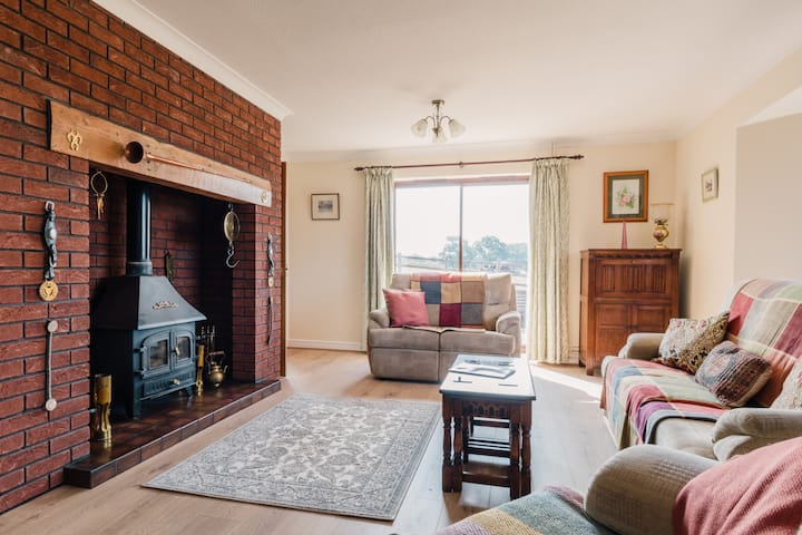 Beautiful 3 Bedroom Home In Worcestershire - Worcester