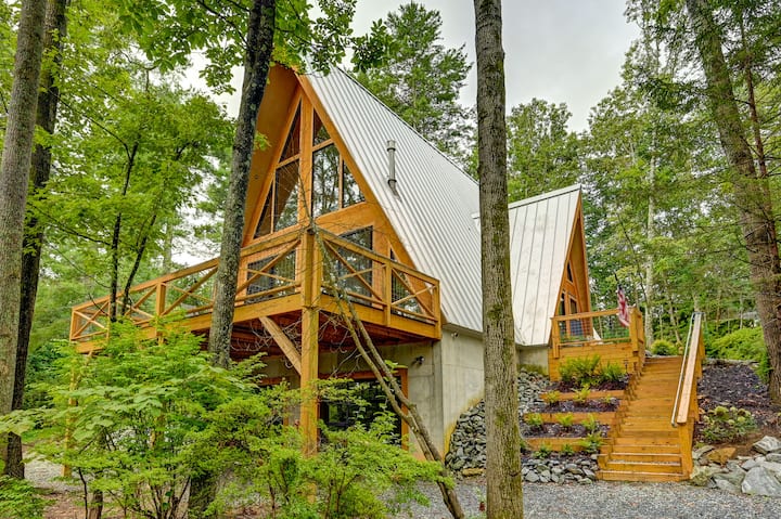 Modern A-frame | 3br + Loft | Hot Tub & Fireplace - Hendersonville, NC