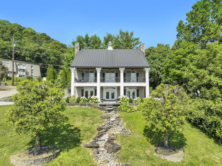 Banks Of Aurora - Hollywood Casino & Hotel Lawrenceburg