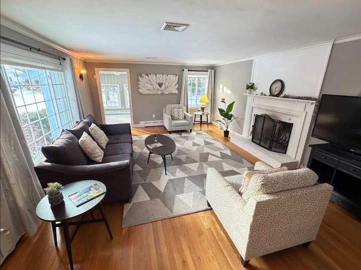 Spacious 3bd Ranch With Fenced-in Yard - Boston Marathon