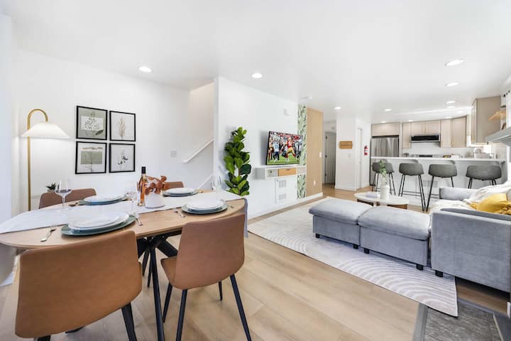 Modern 2br Gem , Near Uw & Lake Trails & Garage - Hawthorne Hills - Seattle