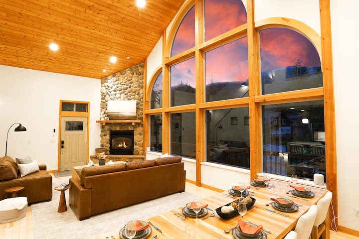 The Astor | Bespoke Mountain Chalet With View - Glacier, WA