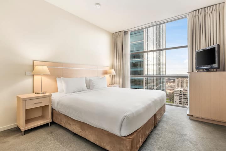 Cityside Studio Apartment | Nolo Lonsdale - Melbourne