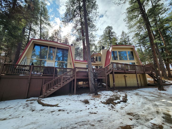Huge Mountain Retreat, Hot Tub, Pool Table & Deck - Ruidoso, NM