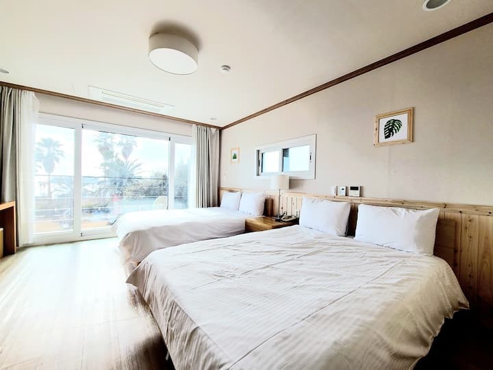 #오션뷰 #천지연 #외돌개 #올레길 4101 오션뷰 4인실 퀸X2 - Seogwipo-si