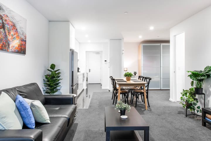 Green & Serene - Lush 1br W Pool & Gym - Melbourne