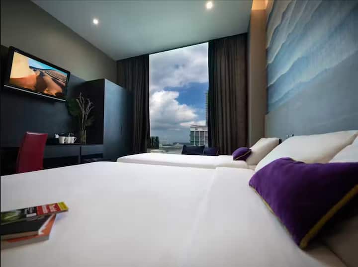 Deluxe Triple Room In Modern Hotel Near Downtown - Novena