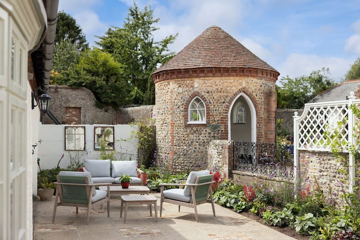 Coach House Cottage - Arundel