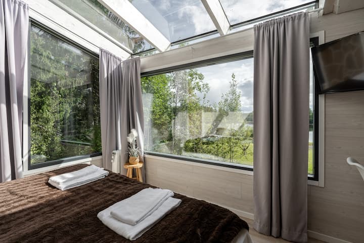 Koskisviitti 1 | Private & Cozy Suite With Hot Tub - Laukaa