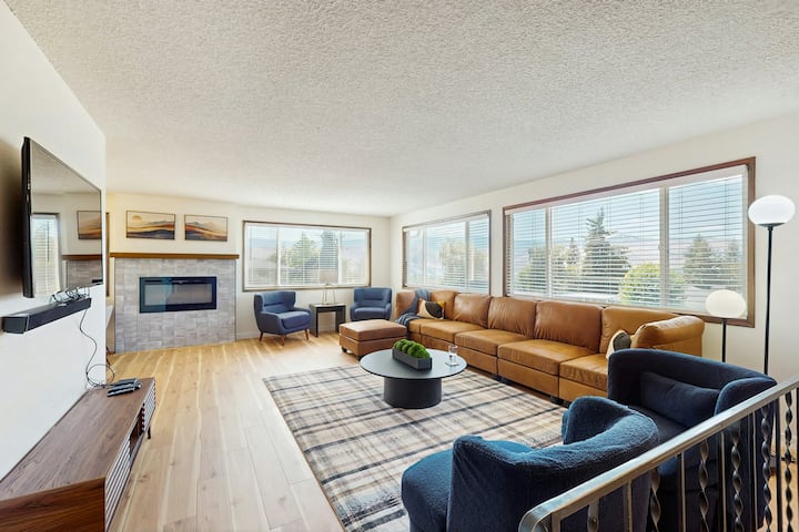 3br Home + Bunk Room W/ Hot Tub, & Mountain Views - Mission Ridge Ski Resort, WA